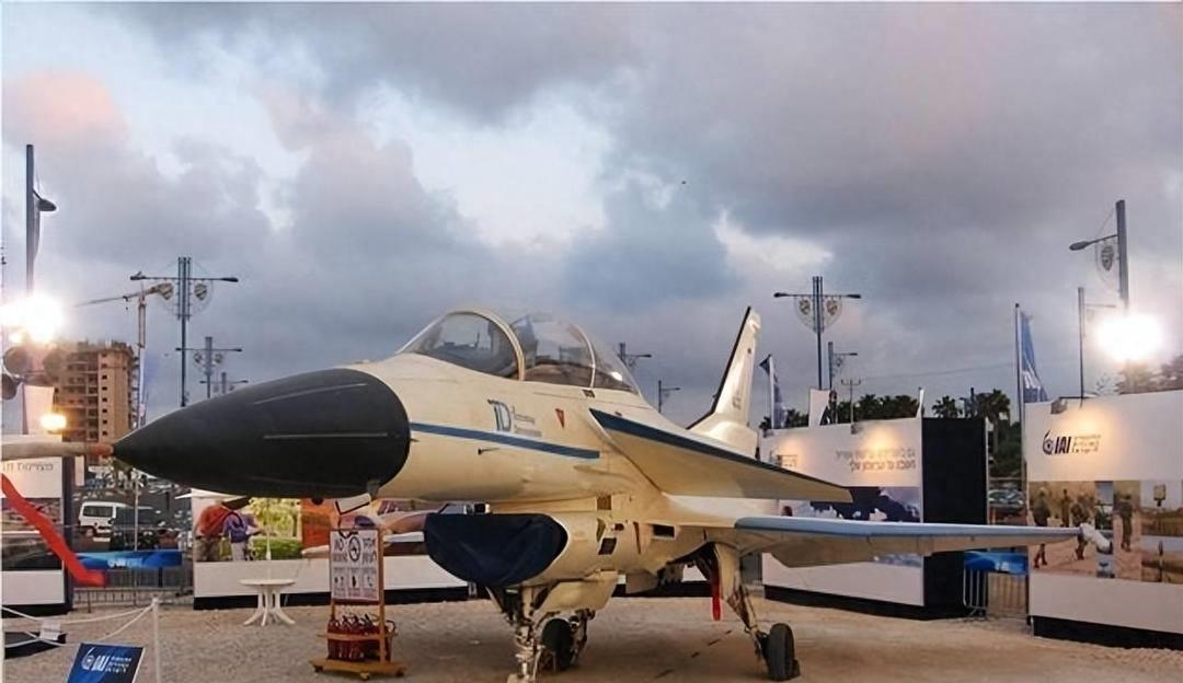 The J-10 became the Chinese F16. The United States does not understand ...