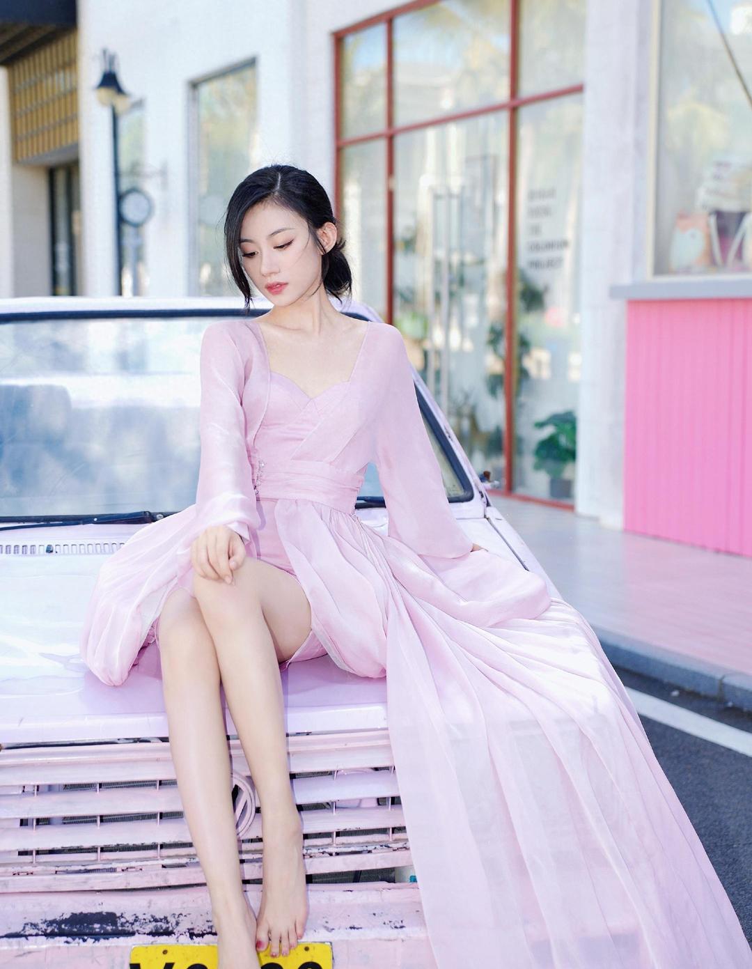 Wu Keyue: Gorgeous and sexy! - iMedia