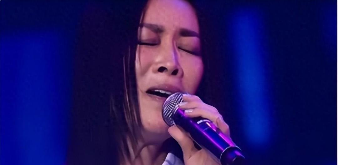 What is the relationship between Yang Kun and Na Ying, and they hug ...