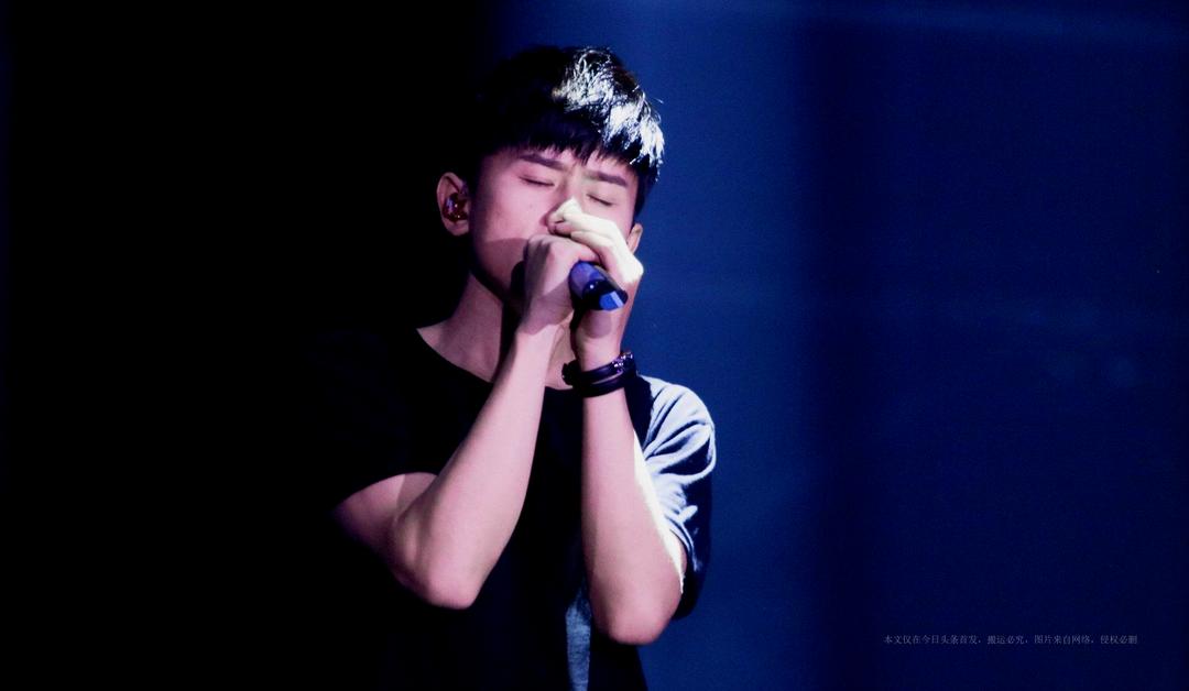 The powerful singer Zhang Jie has won many music awards with his talent ...