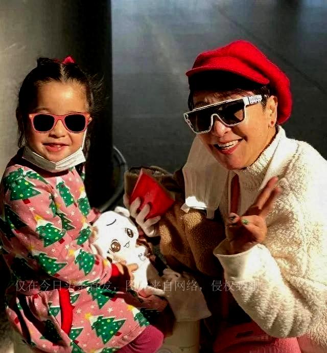 The 43-year-old Nicholas Tse's family of four had a rare reunion. His ...