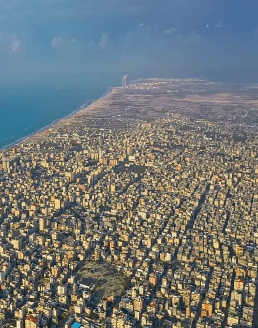 Overlooking the Gaza Strip, the population density is astonishingly ...