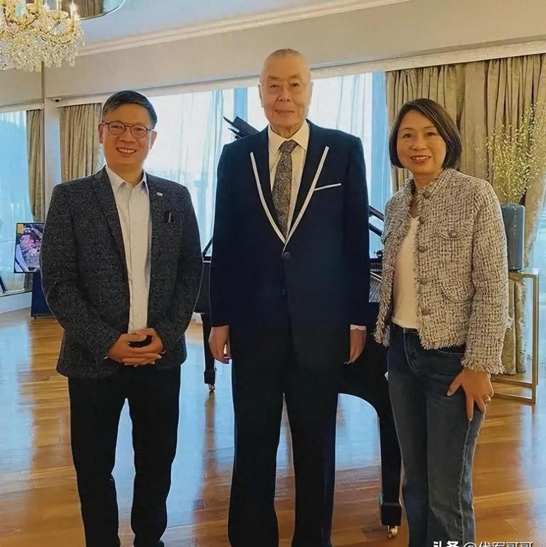 Miracle happens again! Liu Shikun became a father at the age of 84, and ...