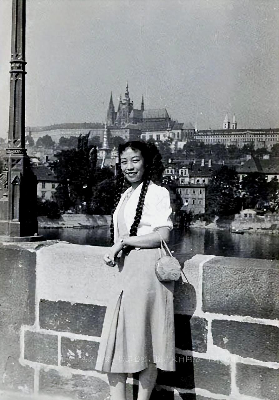 Famous actor Ma Ling: The singer's father died young, and she divorced ...