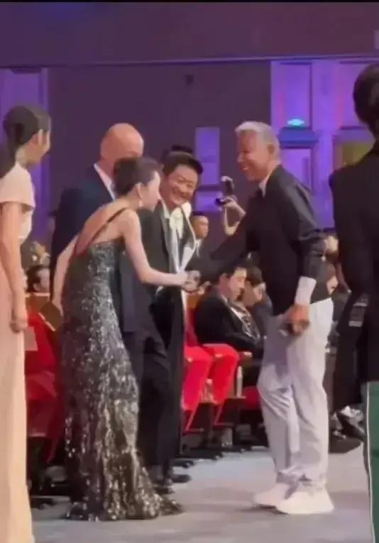 Celebrity PK: Chen Daoming was scolded for being vain, but Zhou Dongyu ...