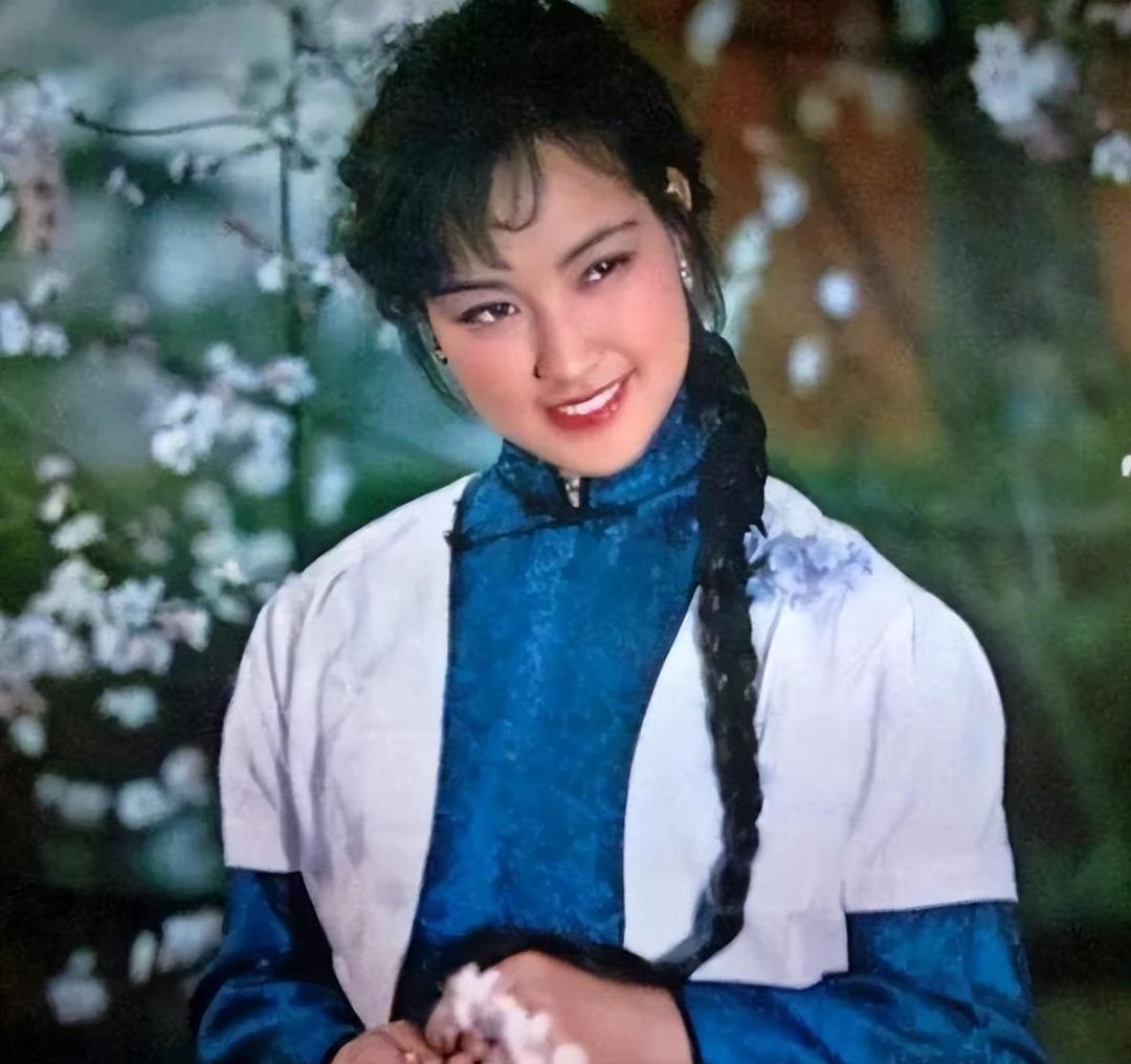 Liu Xiaoqing: From legend to young girl, her extraordinary life! - iNEWS