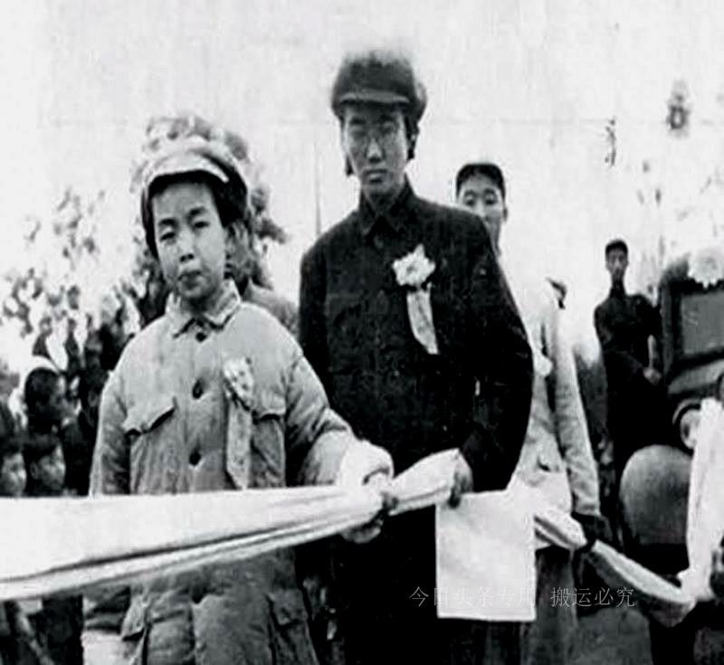 After the "December 9th Movement", who were the three beauties who went ...