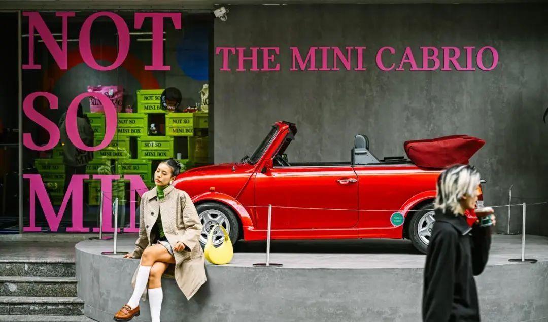 The 1964 icon, when classics and trends meet, it is a unique existence ...