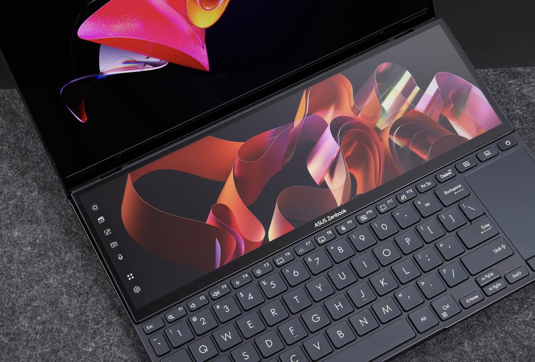 Isn't this better than a Mac+iPad dual-screen companion? Dual-screen ...