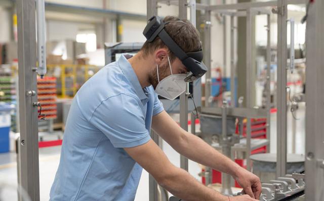 IMA uses HoloLens 2+Dynamics 365 to provide remote maintenance for ...