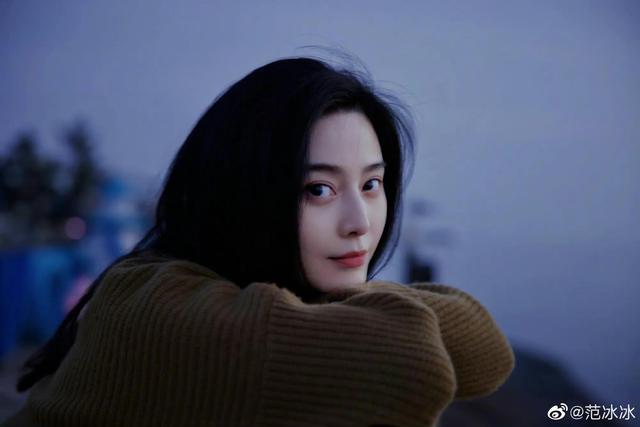 Fan Bingbing is photographed at the beach, this face value is really ...