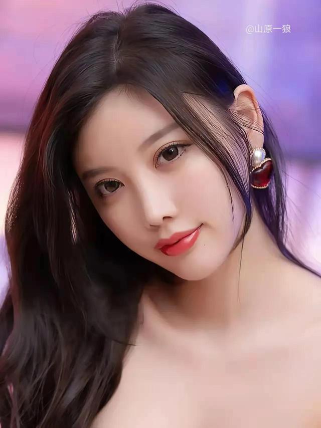 Yang Chenchen, the goddess of temperament - iNEWS