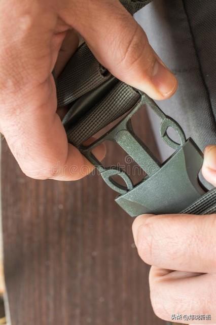 Plastic structure design, buckle structure - iNEWS