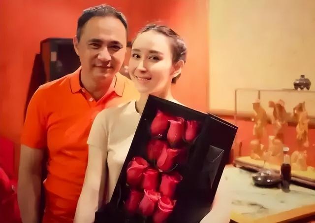 The first cross-border marriage of Chinese Malaysian Datin Hu Jing: You are the richest man, and ...