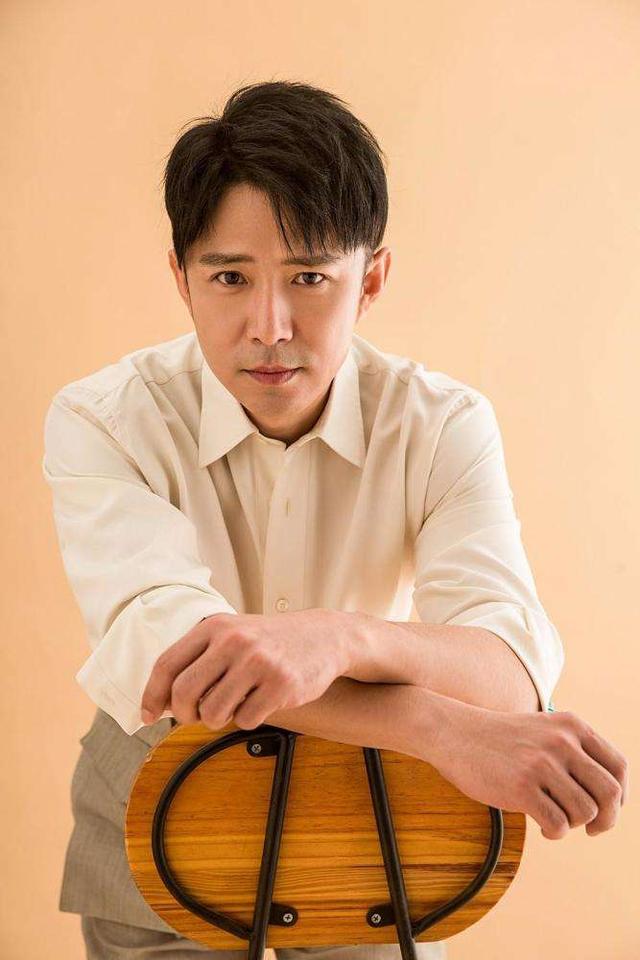 Famous actor Gao Xin: protect his paralyzed girlfriend with love, let ...