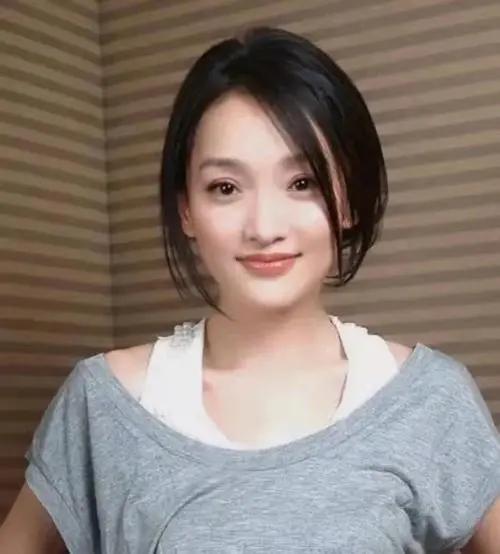 The beauty Huang Rong described by Jin Yong in the classic beauty series Zhou Xun with many ...