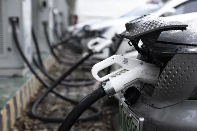 Insufficient head and excess tail, new energy vehicle production ...