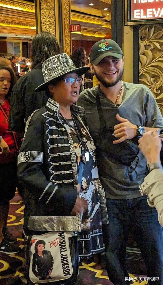 Michael Jackson's two sons are rarely seen in the same frame. The 21 ...