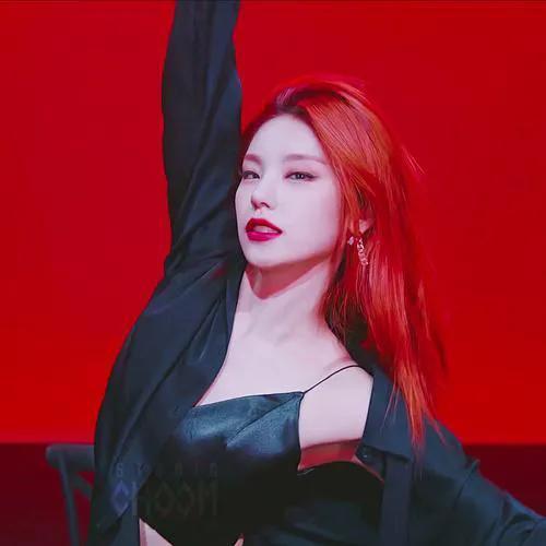 ITZY captain Hwang Yee-ji's stage is so explosive - iNEWS