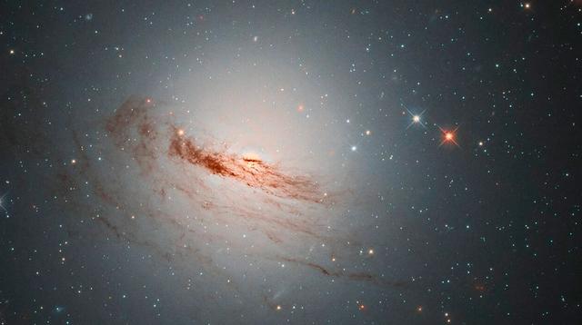 4 Space Myths You Should Never Believe - iNEWS
