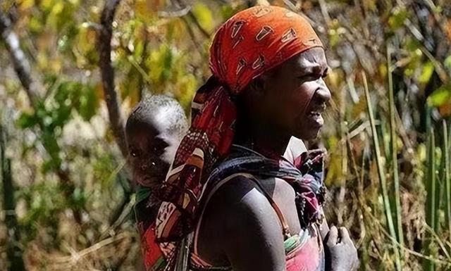 African exotic tribe, women's status is not high, buttocks are "popular ...