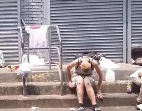 Kensington Avenue, Philadelphia - City of Zombies - iNEWS