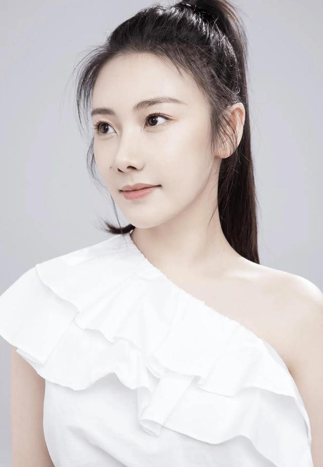 Sun Ruoqi's beautiful picture - iNEWS