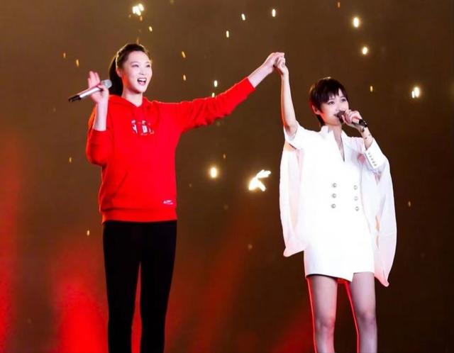 Hui Ruoqi is also chasing stars, and she took her husband to watch Li ...