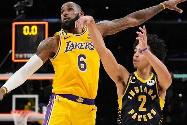 The Lakers led by 17 points but suffered a three-pointer from the ...