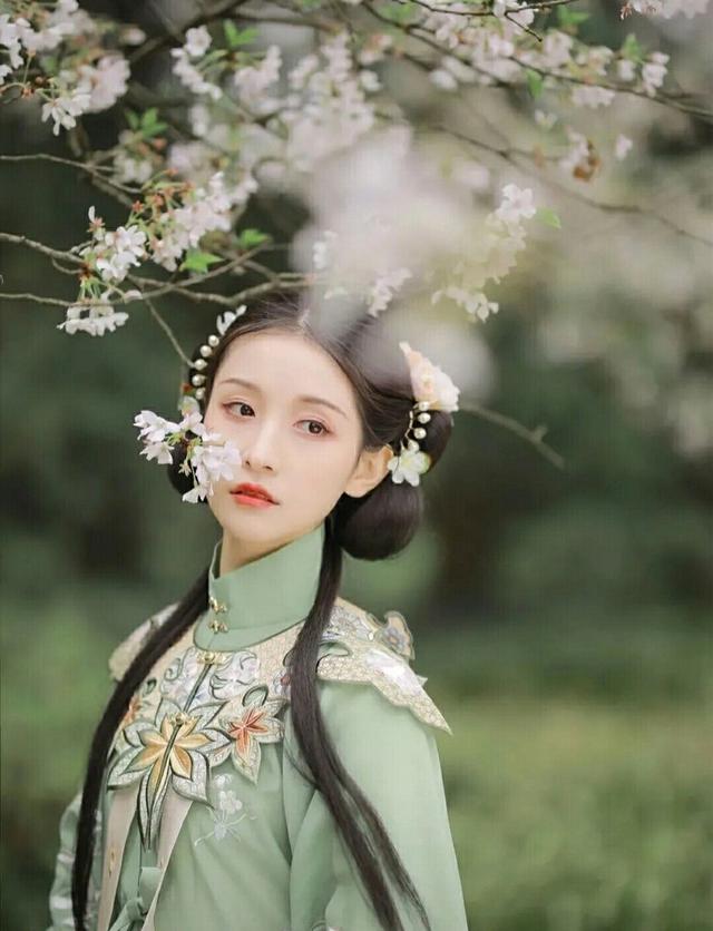 Qing Dynasty poetess Zhuang Defen's "Wancuixuan Legacy" - iNEWS