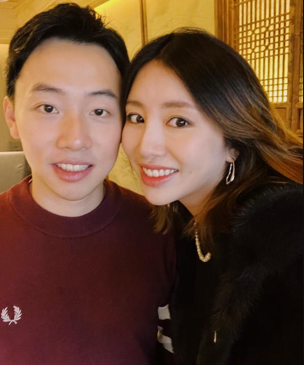 A recent photo of the Olympic champion Zou Kai's family: the ...