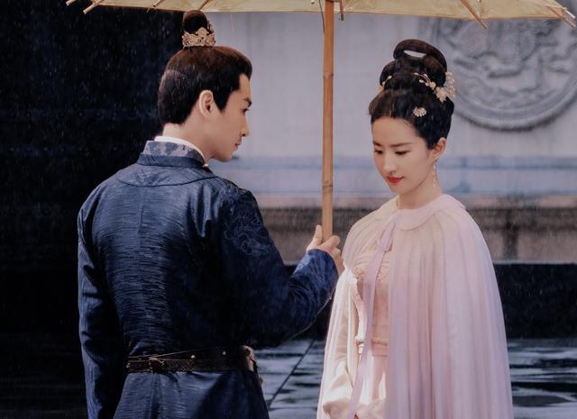 Seven years later, his state has not changed at all from "Hua Qian Gu ...