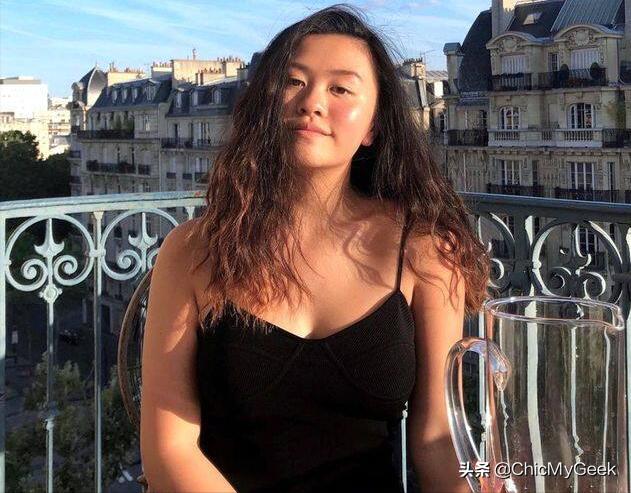 Qiu Shuzhen's second daughter Shen Ri is rarely exposed, her round face ...