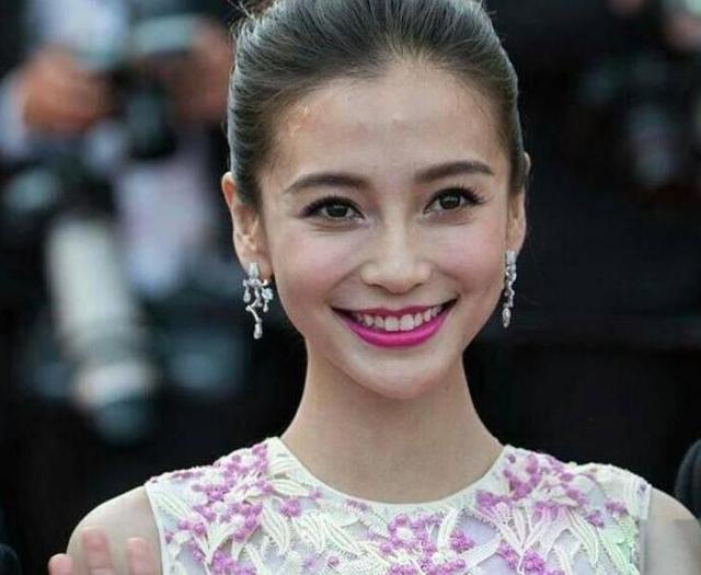 The female stars in the birth picture are not beautiful, with thick ...