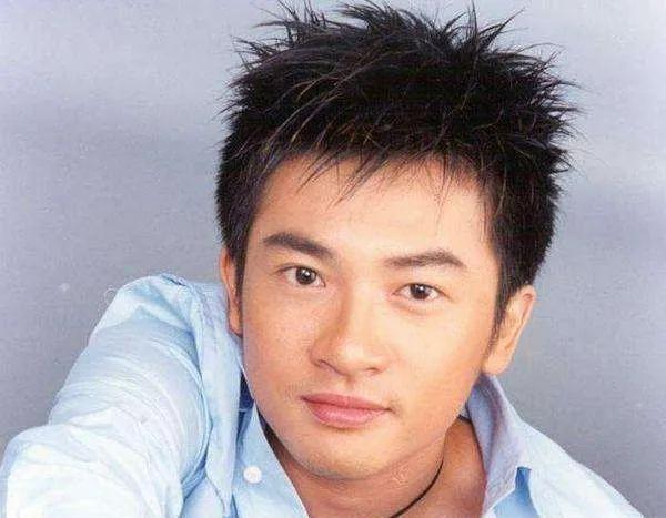 Little Tigers "Love" - iNEWS