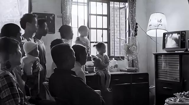 TVs are becoming more and more unsold, and fewer and fewer people watch ...