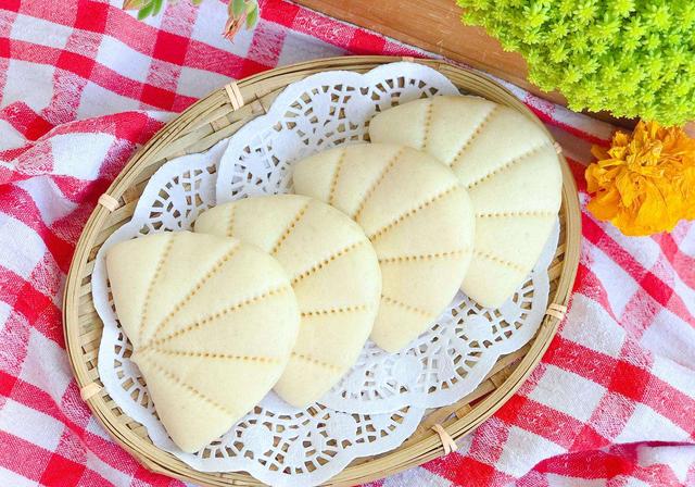 New favorite pastry - lotus leaf cake - iNEWS