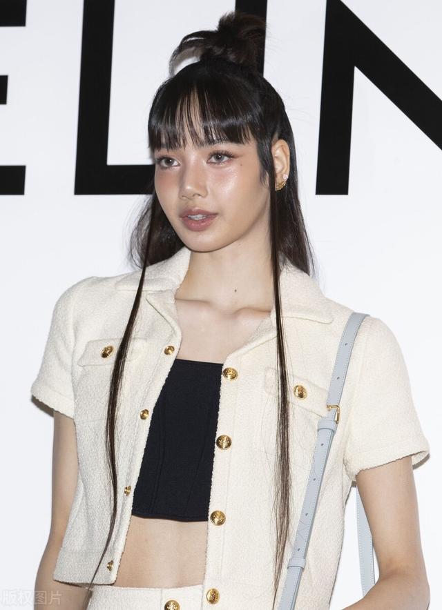 Lisa's new look for the event, I almost didn't recognize it! - iNEWS