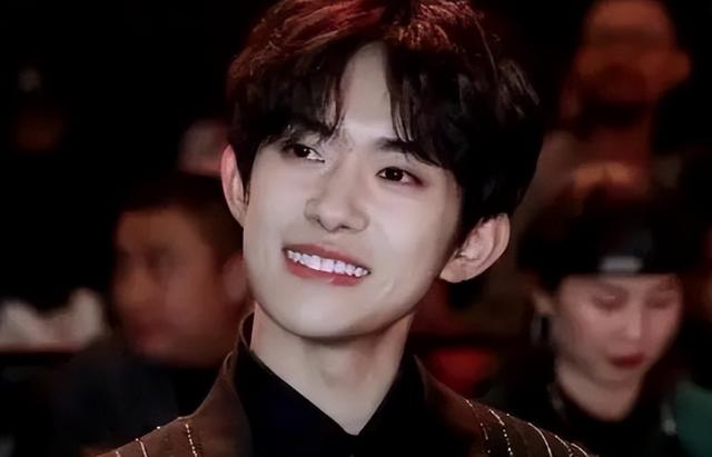 Little Gossip, Yi Yang Qianxi, Wang Yiren, Chen Linong, Yuan Bingyan ...