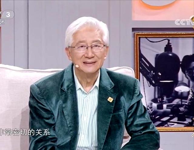 The famous host Chen Duo recently appeared, once hosted "Talking about ...