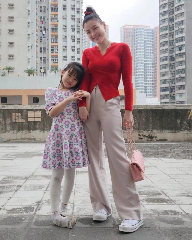 cute!The youngest daughter of the former Miss Hong Kong champion cuts ...