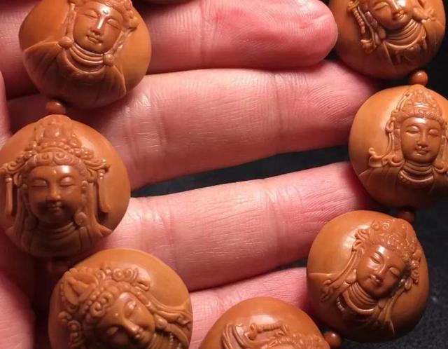 "Avalokitesvara" Fine Nucleus Carving Works - iNEWS