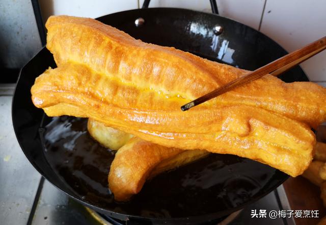 How to fry fritters at home, fluffy and crispy, teach you a trick, all ...