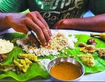 Do I have to use my right hand to eat in India? - iNEWS