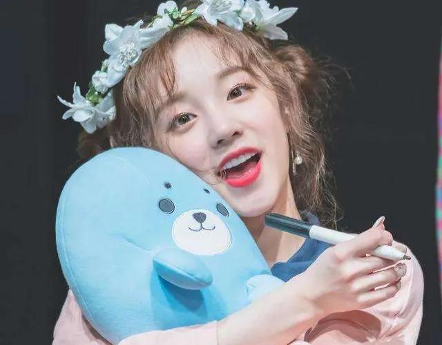 (G)I-DLE Song Yuqi, Yuqi's younger brother is so cute - iNEWS