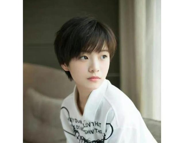Li Gengxi was born in a non-major class and was related to Xu Jinglei ...