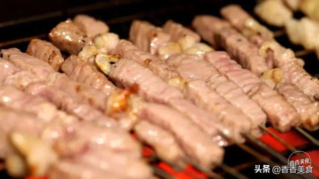 A large collection of barbecues that are unwilling to let go of the ...