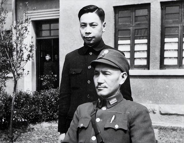 In 1949, when Lao Jiang was almost caught alive on his way back to his ...