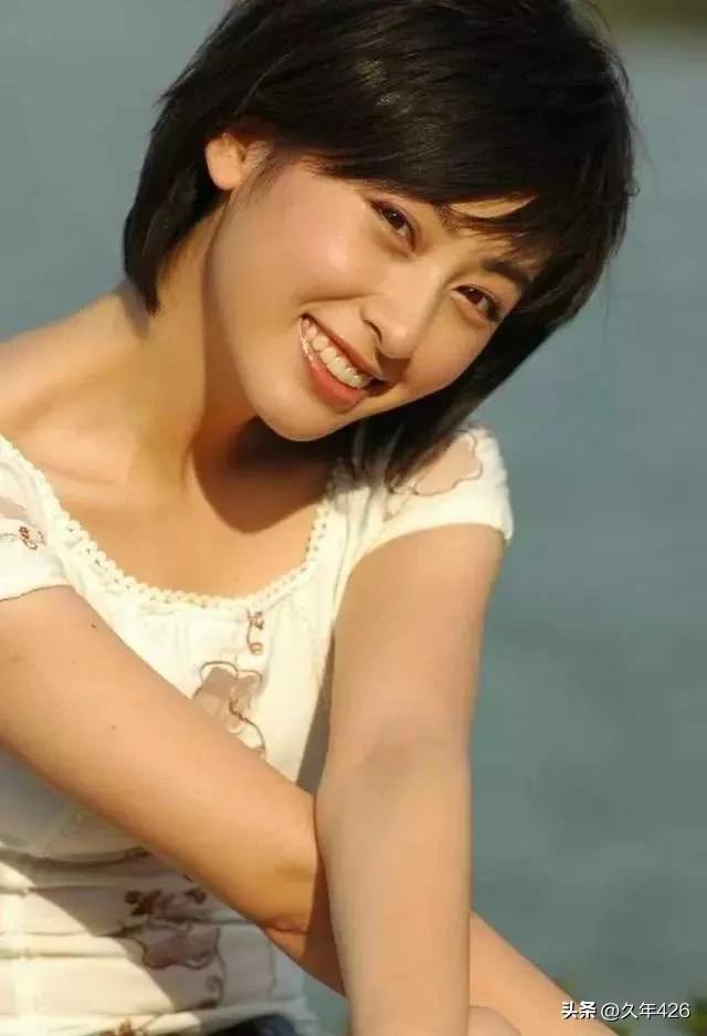 She is the first beauty of the Hui nationality. She debuted at the age ...