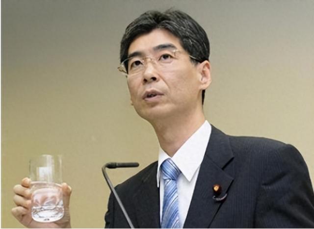 Yasuhiro Sonoda, the Japanese official who drank nuclear sewage ...